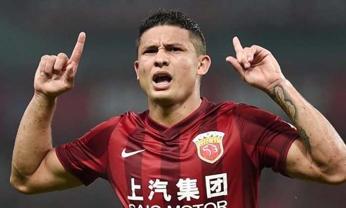 Elkeson quer voltar a jogar no Brasil e espera nova proposta do Botafogo
