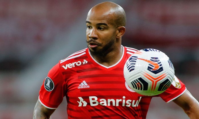 São Paulo fecha a contratação do meia Patrick, do Internacional