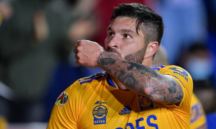 Gignac negocia com Botafogo, Corinthians e mais um clube da Serie A