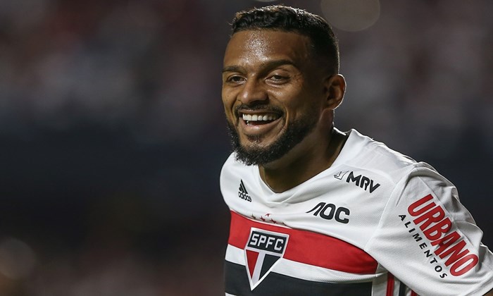 Renovação com SP emperra e Reinaldo se apróxima do Flumimense