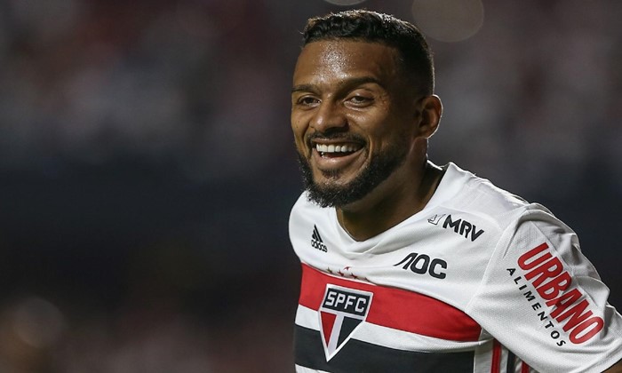 Cruzeiro, Fortaleza, Grêmio e Vasco entram na disputa por Reinaldo