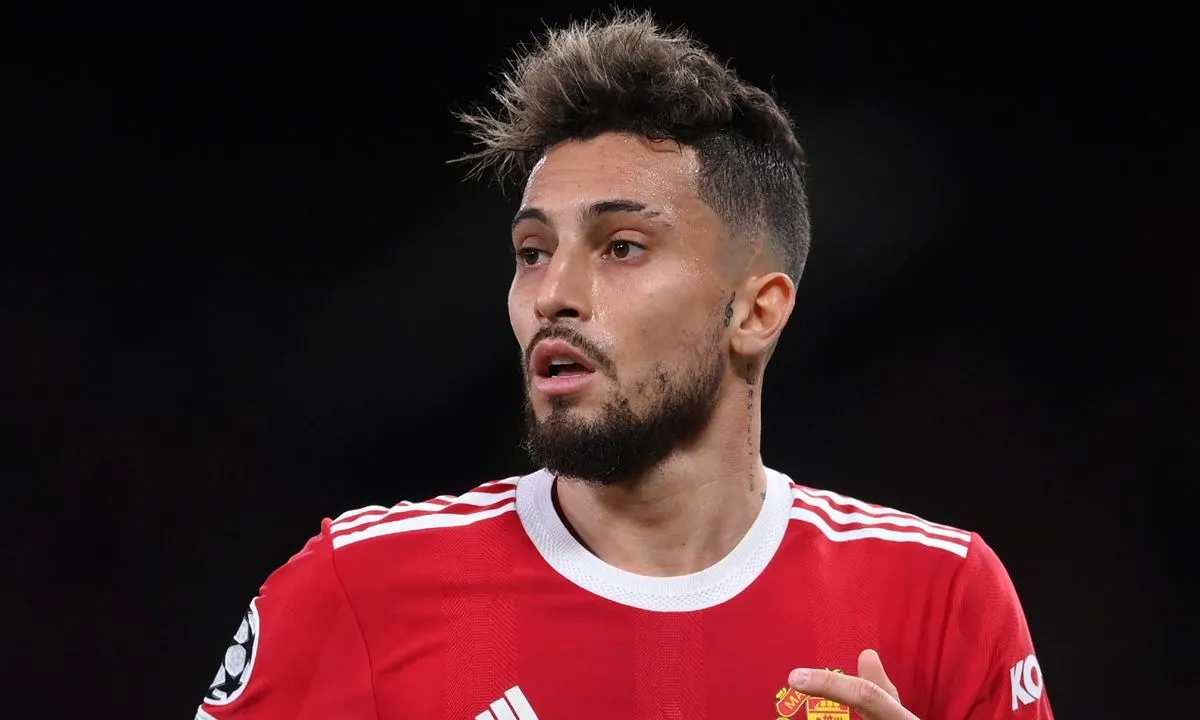 Primeiro pedido de Sampaoli, Flamengo negocia com Alex Telles