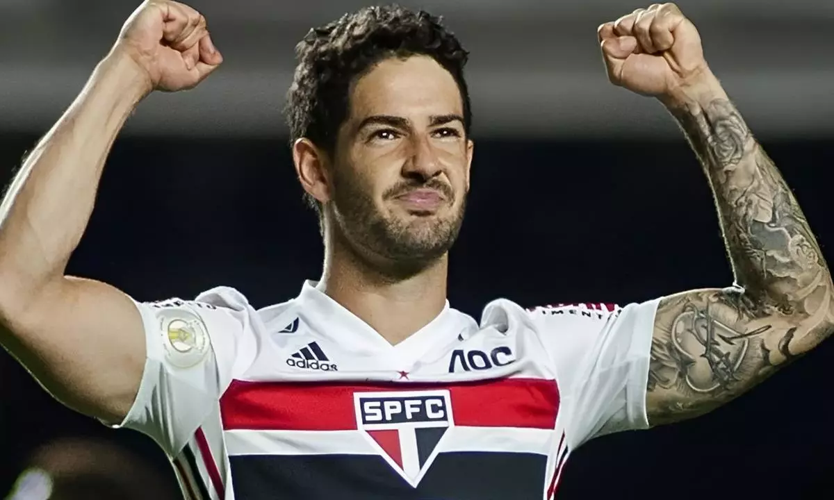 Fernando Diniz indica ao Fluminense a contratação de Alexandre Pato