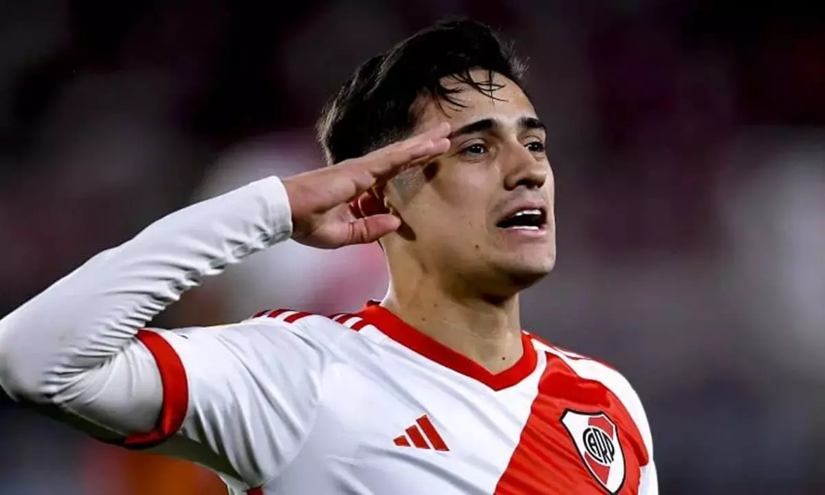 Centroavante do River Plate, Pablo Solari interessa a gigante brasileiro