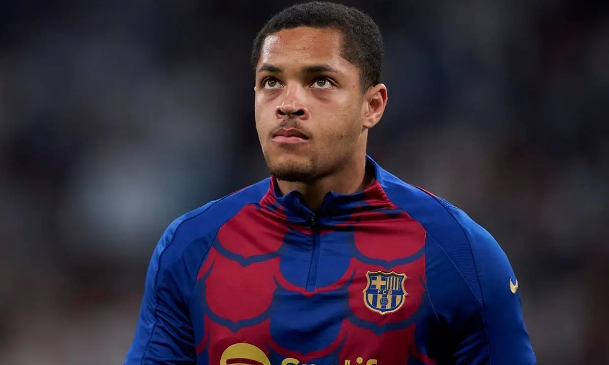 Sem espaço no Barça, Vitor Roque pode pintar em gigante brasileiro